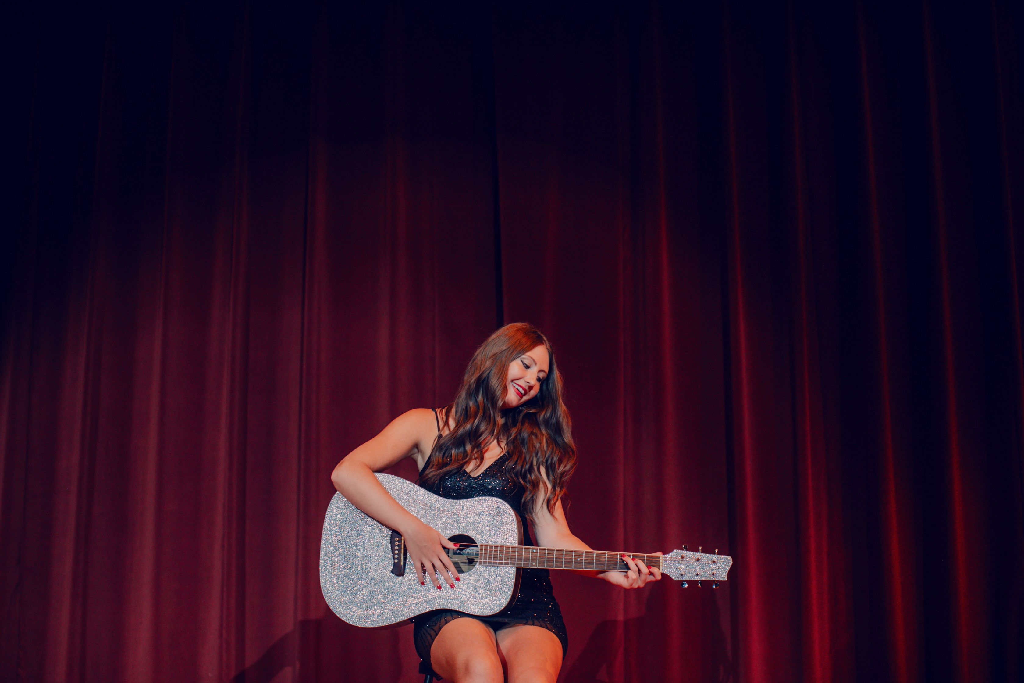 Premiere: Molly Lovette Releases The Official Video For “One Woman Show ...