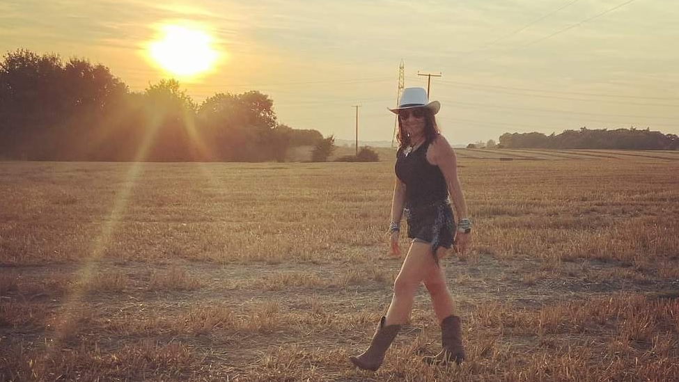 INTERVIEW: Sarah Louise Discusses The Unveiling Of The Latest EP ...